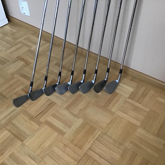 Wilson Deep Red - Pörssi